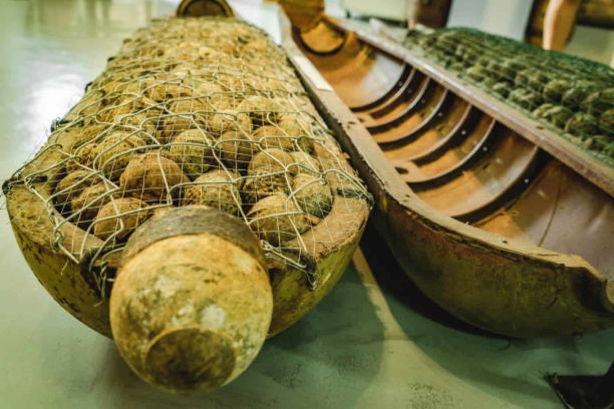 Bombe a grappolo: caratteristiche e impatto umanitario | GuerraOggi